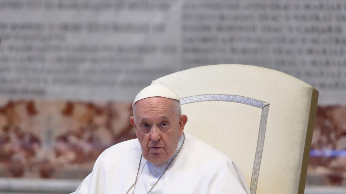 El Vaticano comunica que el papa se encuentra 'en peor estado que ayer' tras una 'crisis ...