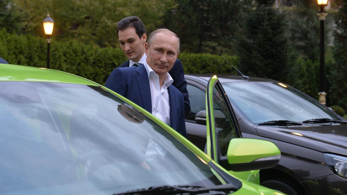 Putin se pone serio con sus funcionarios por los coches extranjeros