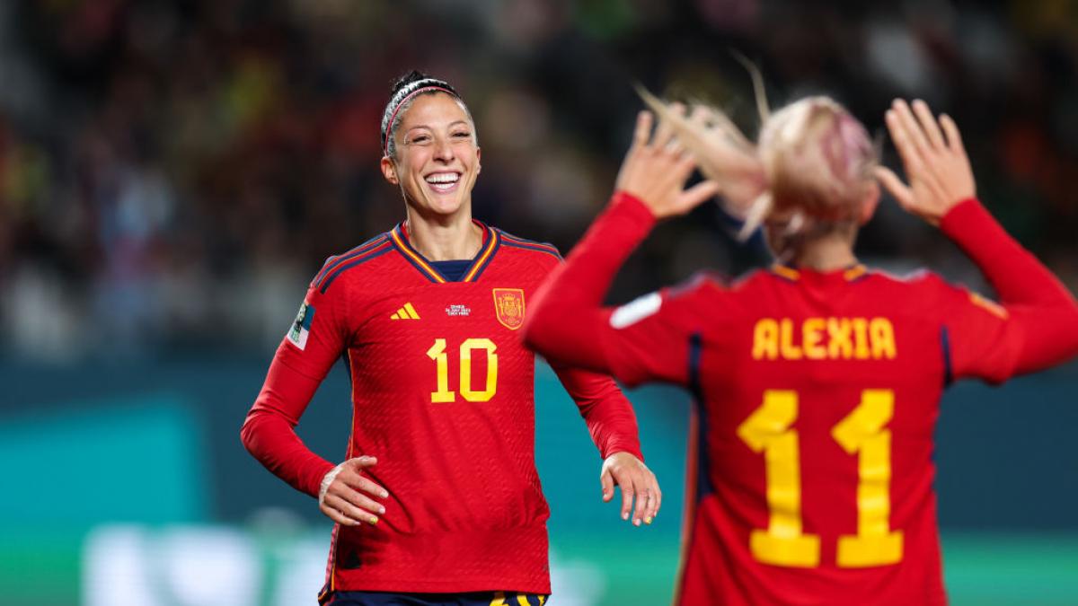 Jenni Hermoso, la delantera de Carabanchel que lleva a su familia en el ...