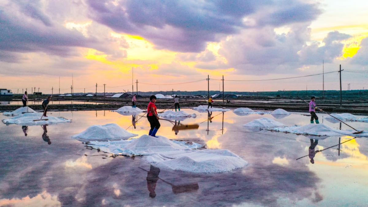 La sal se acaba en China por temor nuclear