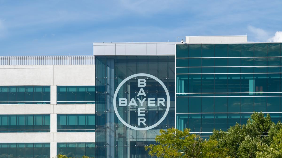 La farmacéutica Bayer se lanza al negocio de las fresas