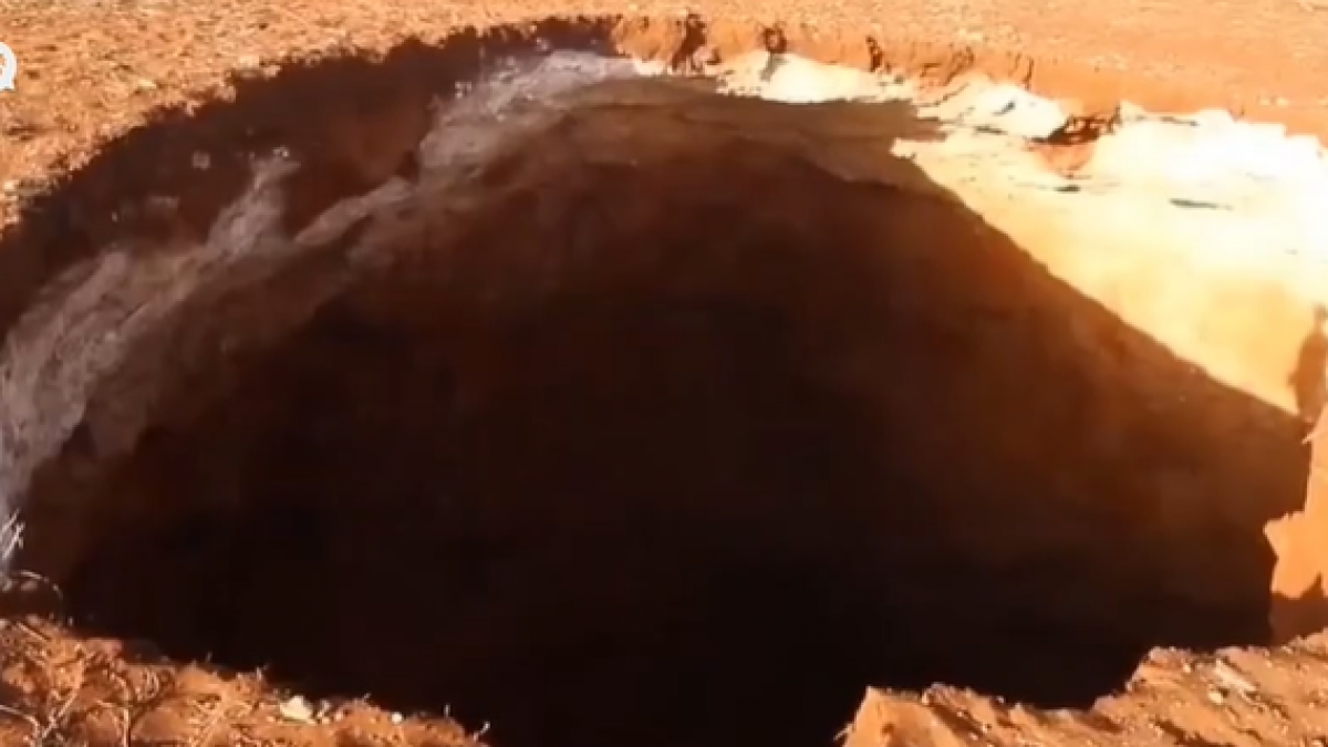 Unos enormes socavones sorprenden a Marruecos tras el terremoto