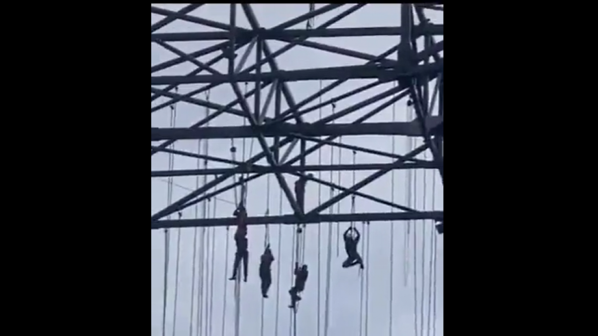 Terror en Brasil: ocho trabajadores quedan colgados a 140 metros de altura