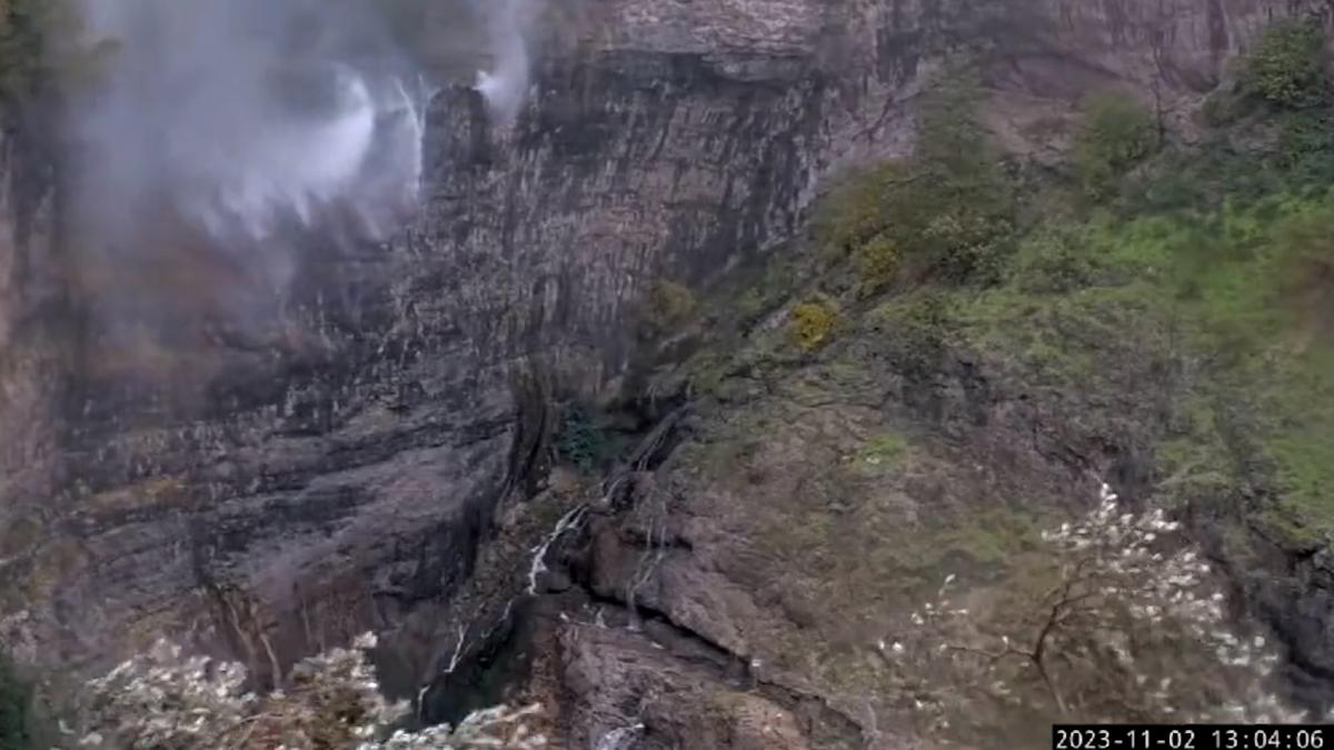 El paso de la borrasca Ciarán provoca el primer reventón de los chorros ...