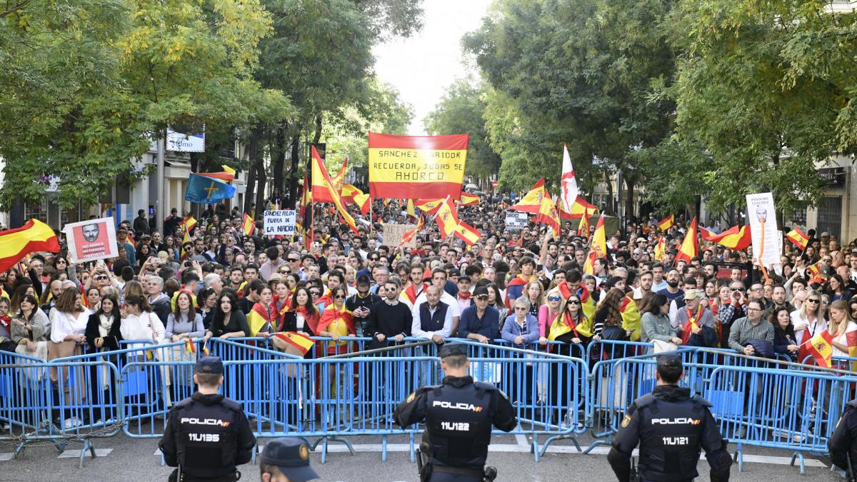 Manifestación Contra La Amnistía En Directo última Hora En Ferraz Y