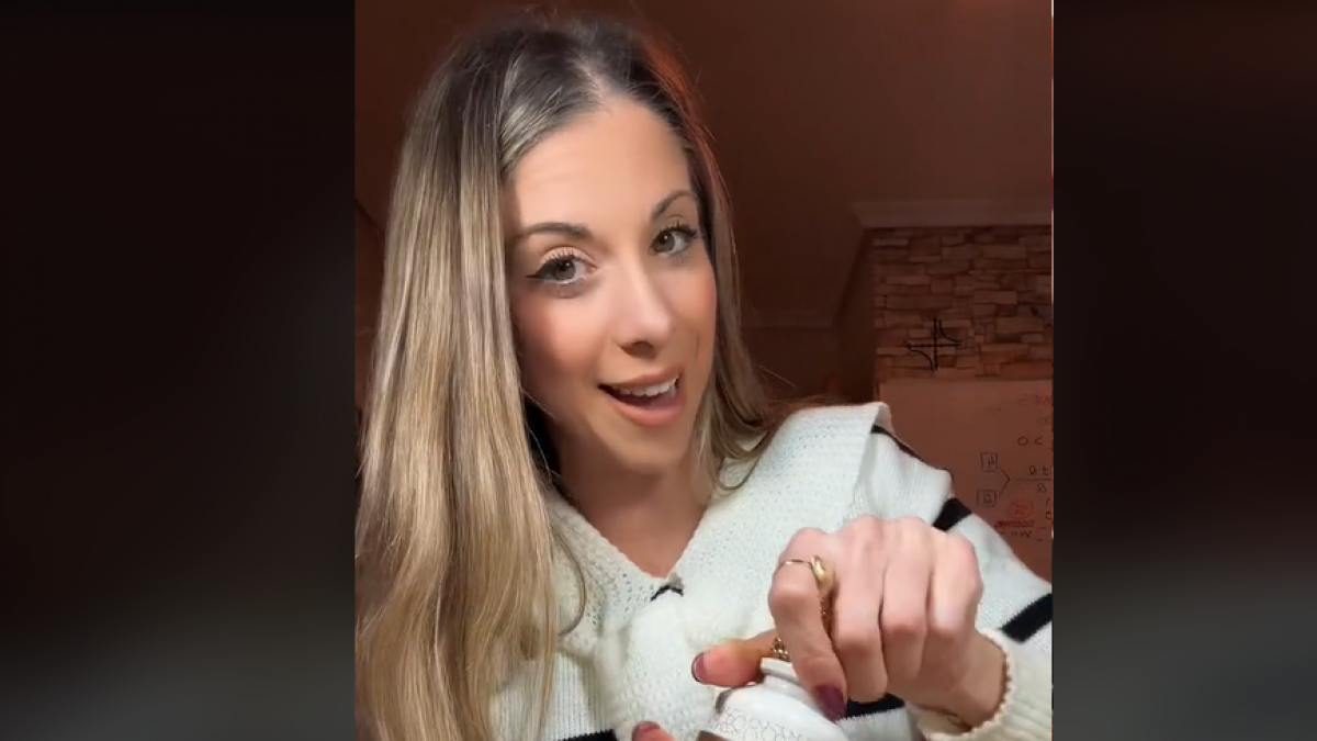 Una profesora triunfa al contar lo que hizo al entrar en clase y notar ...