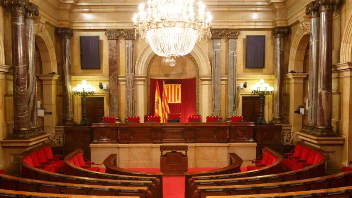 El nuevo Parlament elige hoy la mesa de presidencia en plena resaca de ...