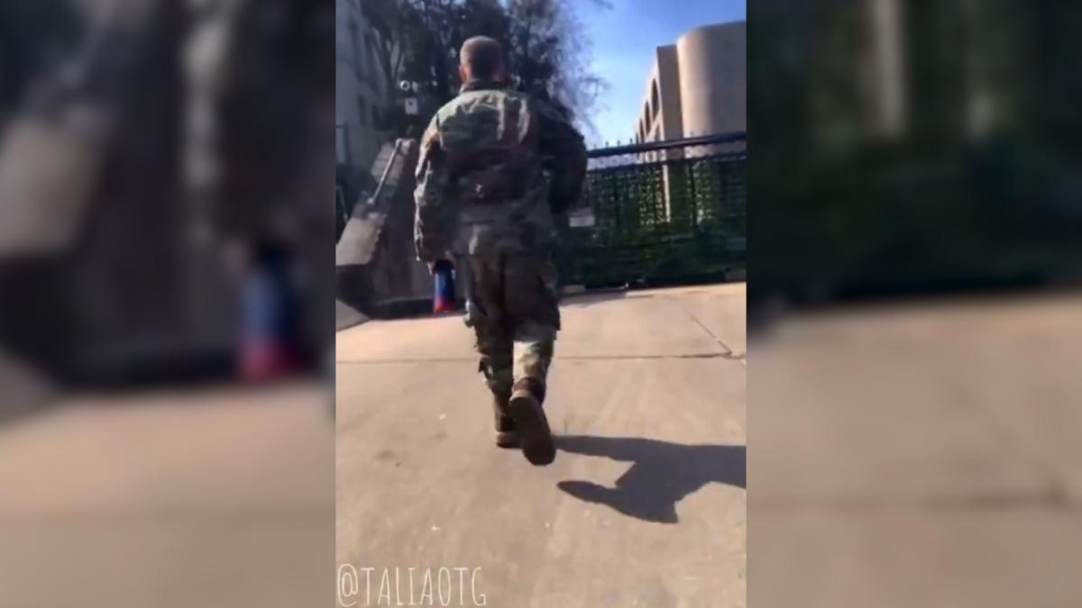 Un soldado estadounidense se inmola frente a la embajada israelí en ...