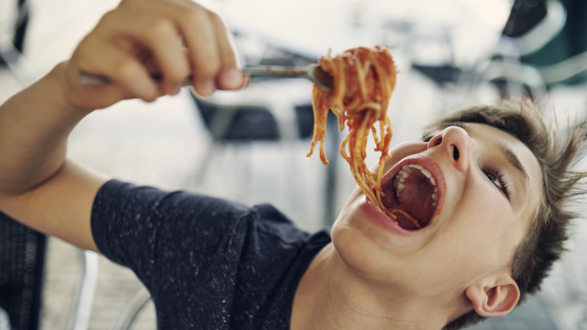 Una reputada neuropediatra relaciona a los niños dormilones y comilones ...