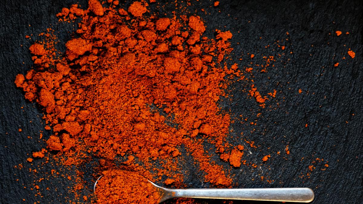 El polvo rojo que reduce el colesterol y el azúcar