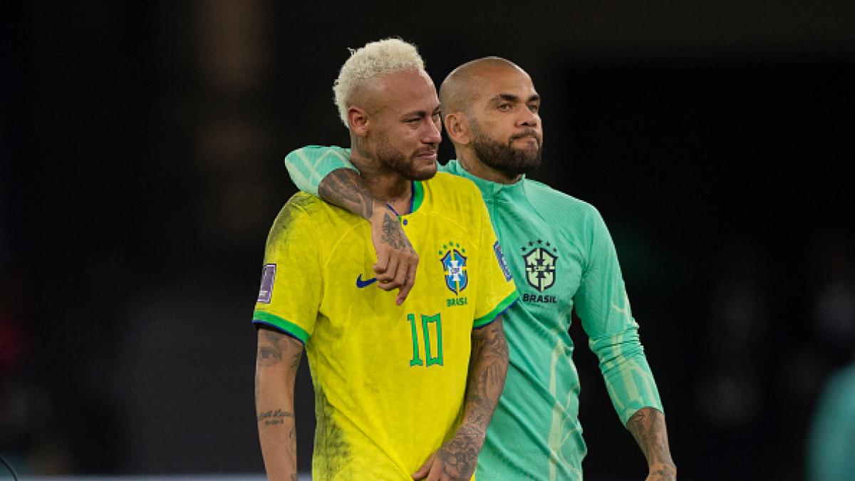 Alves recurre al padre de Neymar para sufragar la fianza y lograr la libertad provisional