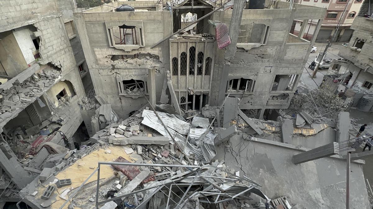 Israel recrudece su ofensiva en Gaza y anuncia la muerte de tres ...