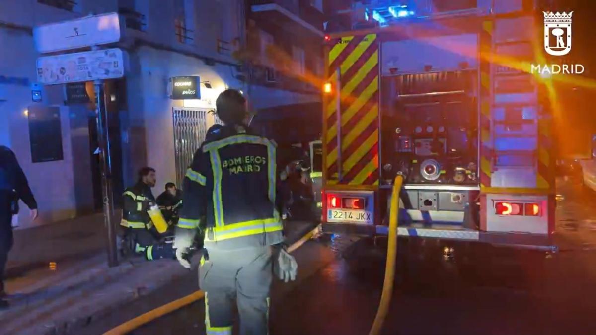 Fallece una mujer de 87 años en el incendio de su vivienda en Madrid