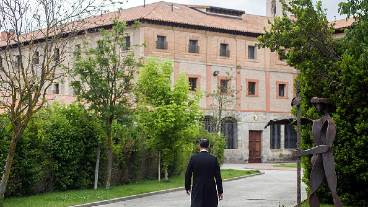 El arzobispo de Burgos excomulga a las diez monjas clarisas de Belorado