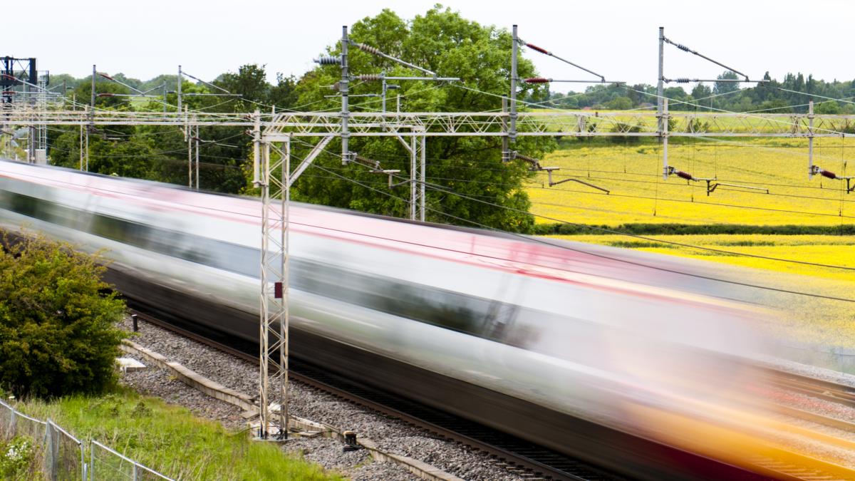 Un imprevisto geográfico rompe el plan de la alta velocidad Madrid-Cádiz en tres horas y media