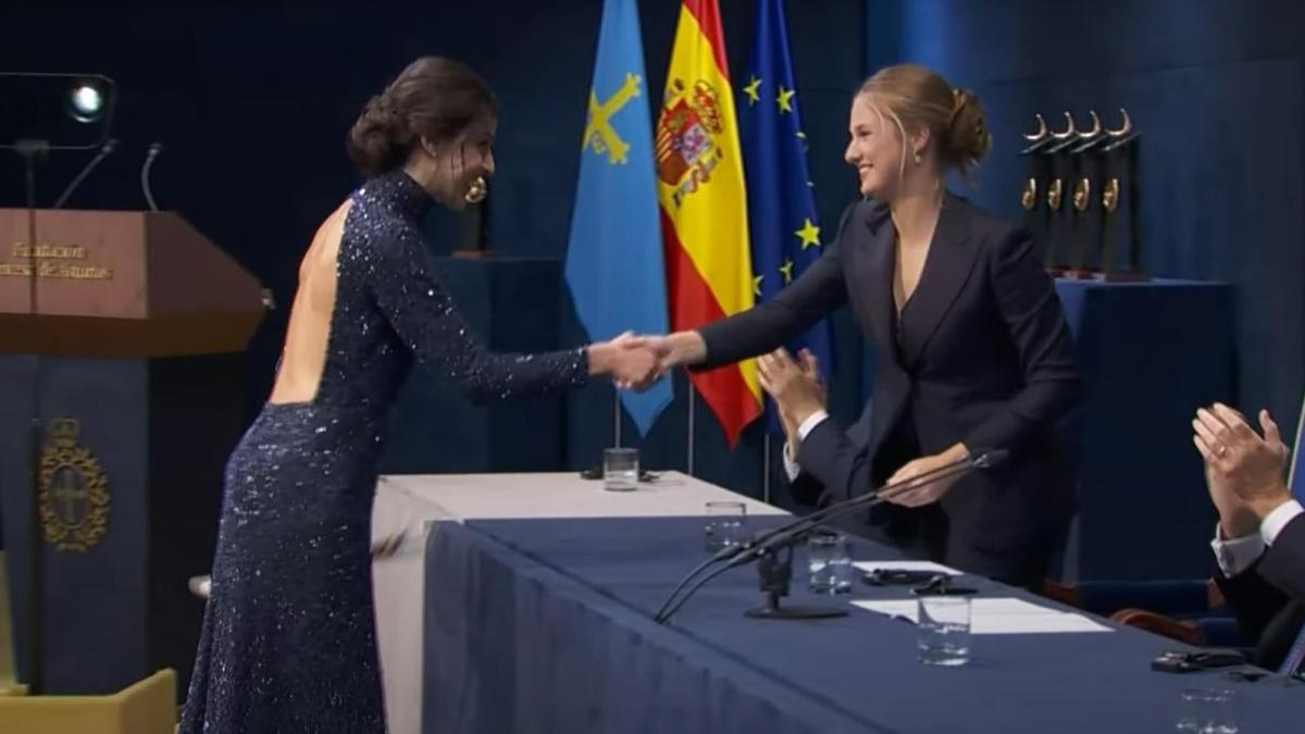 Carolina Marín va a recibir el Premio Princesa de Asturias y lo que enfocan las cámaras emociona ...