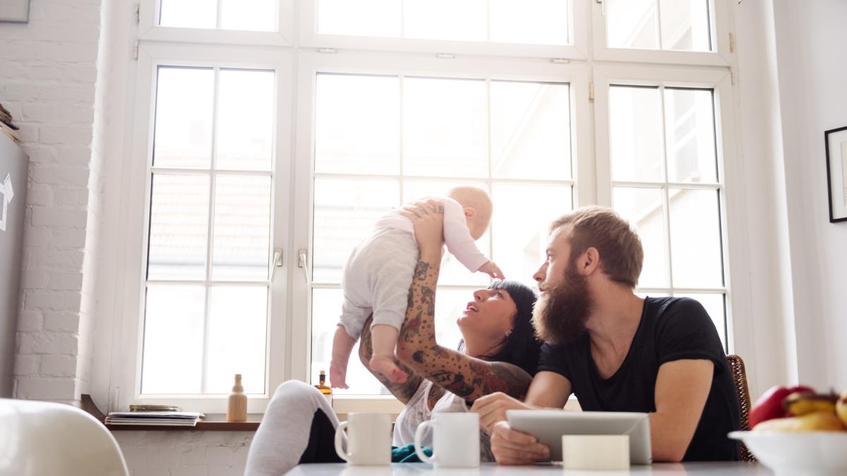 Qué es el 'throning', la nueva tendencia en pareja de la generación Z