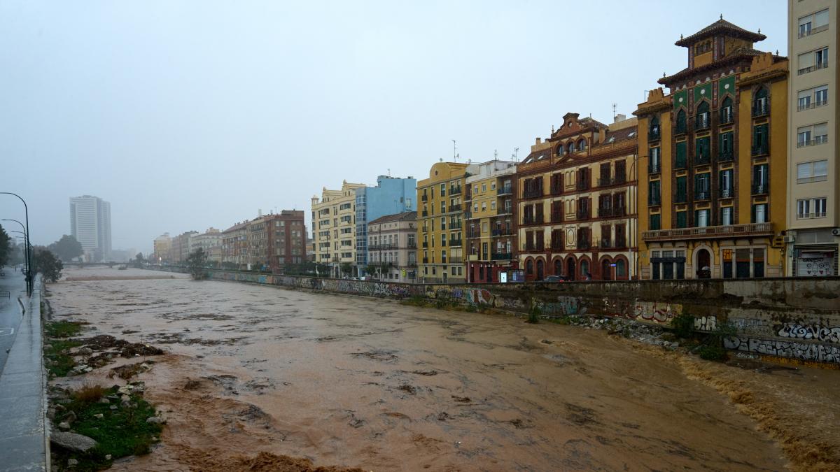 Málaga en alerta roja: tres ríos desbordados y decenas de pueblos en ...