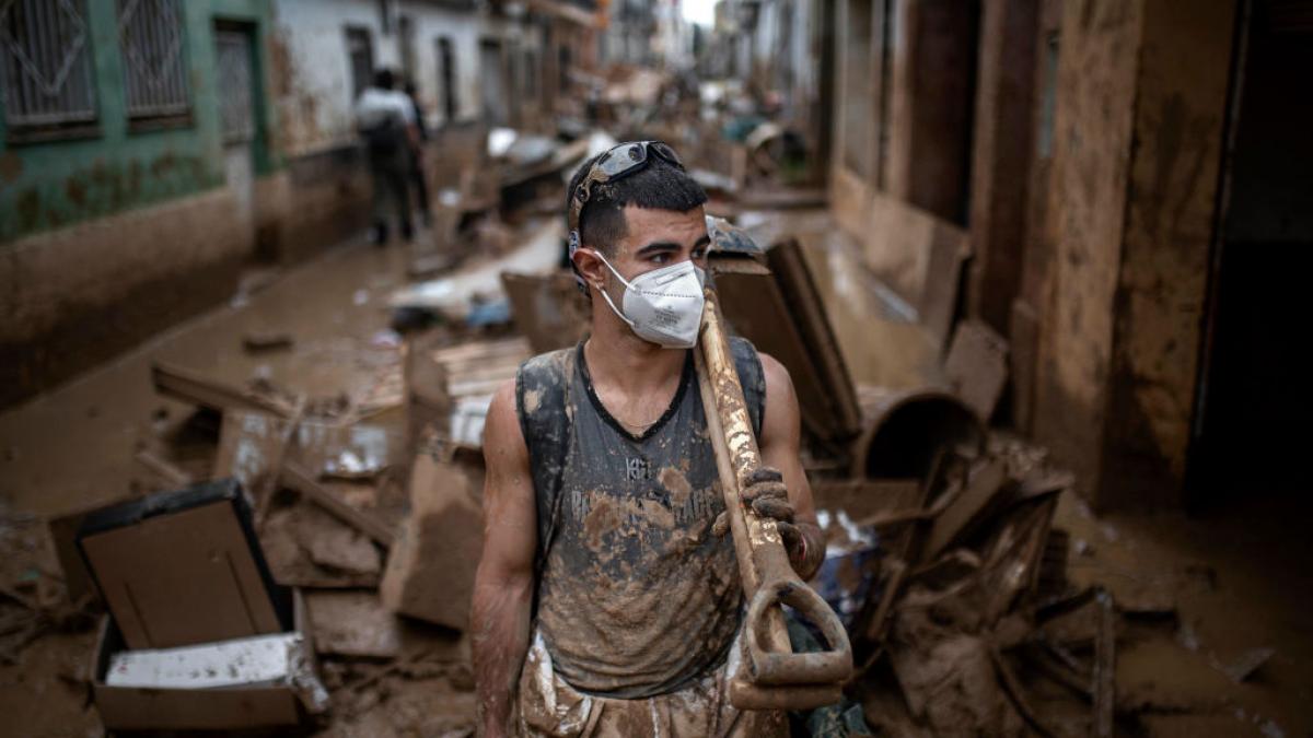 Cañas y barro; de meme local a estrategia global