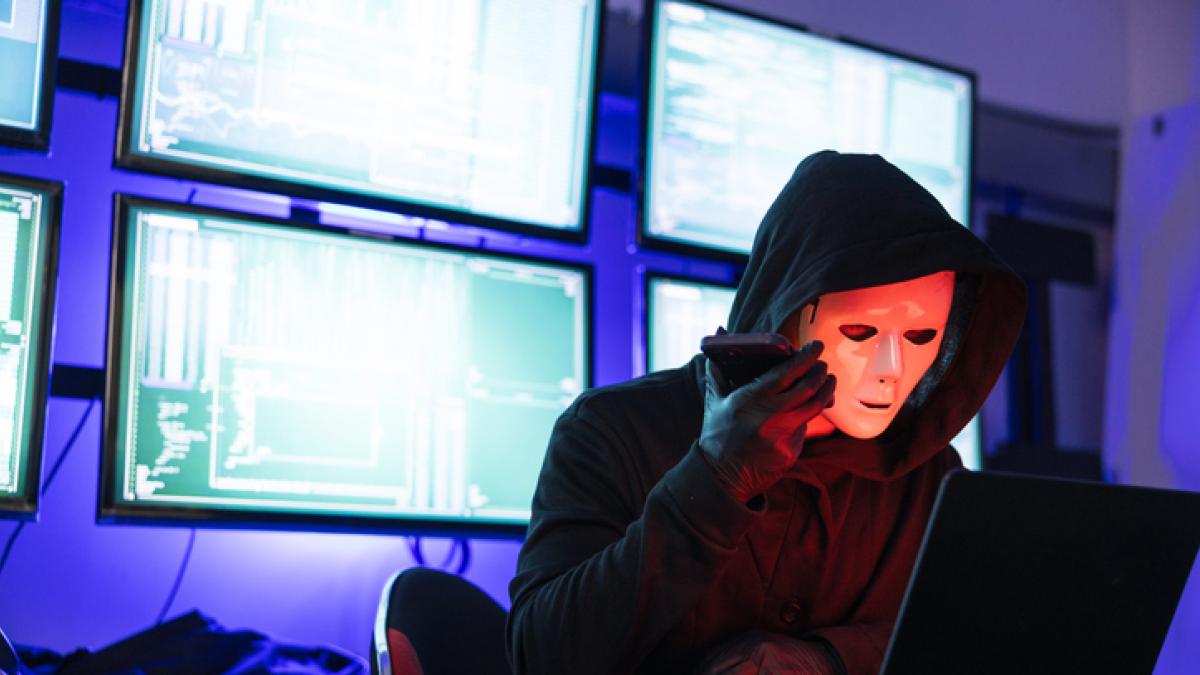 Un hacker les roba la cuenta y acaban haciendo videollamada con él ...