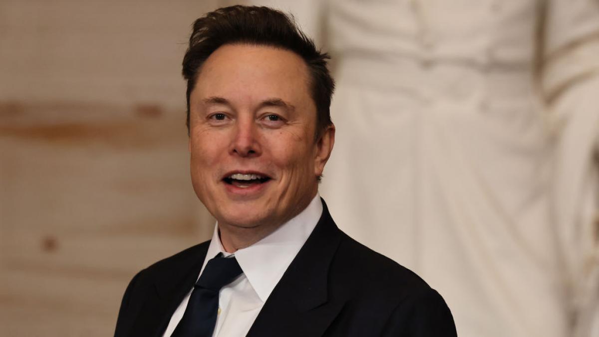Elon Musk recupera el trono como la persona más rica del mundo en la lista Forbes 2025