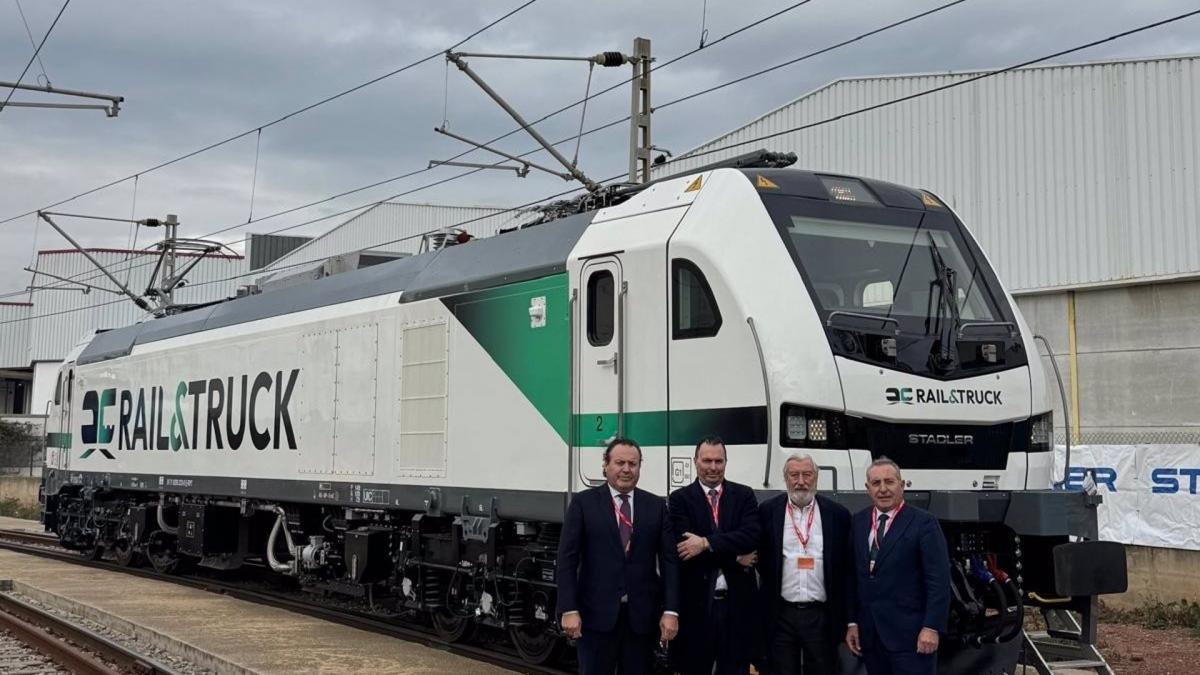 La esperada autopista ferroviaria que recorre España de punta a punta recibe sus primeros trenes