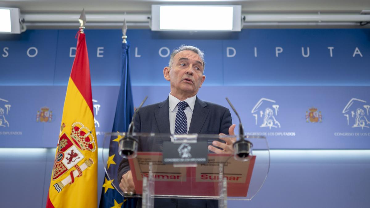 Enrique Santiago señala que invertir el 2% del PIB en defensa restará ...