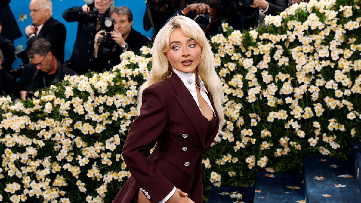 Sabrina Carpenter no descarta hacer como Madonna o Bob Dylan y prohibir ...