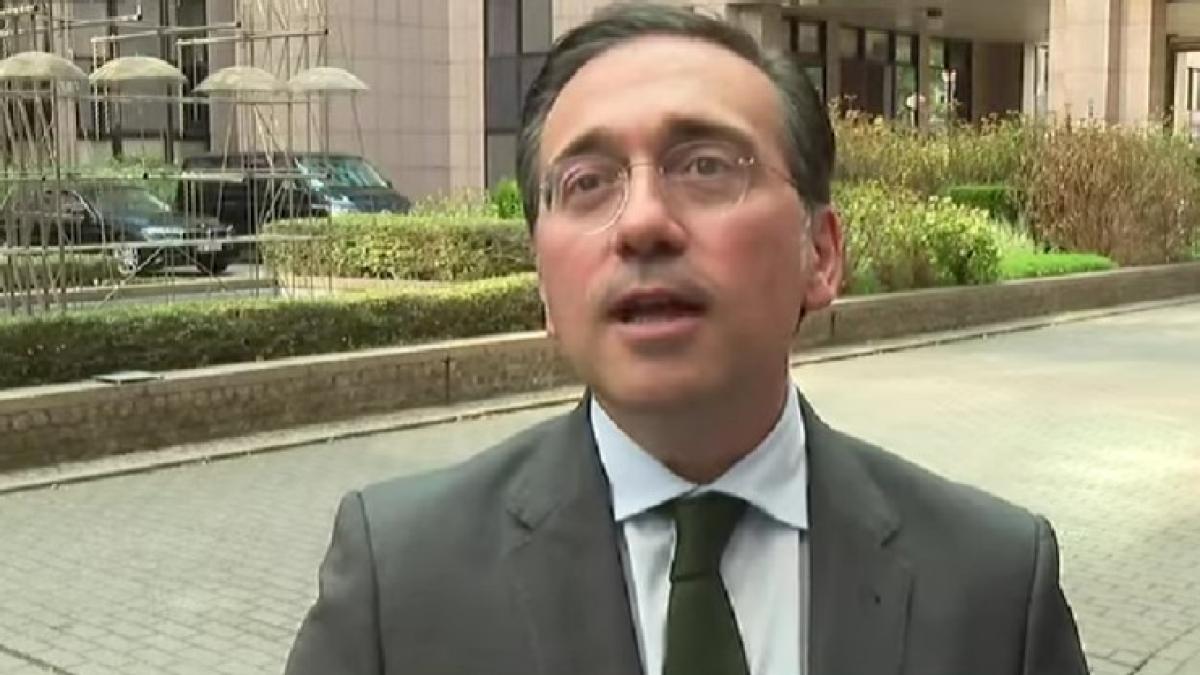 Laura keler transando i searched for her or her, but were