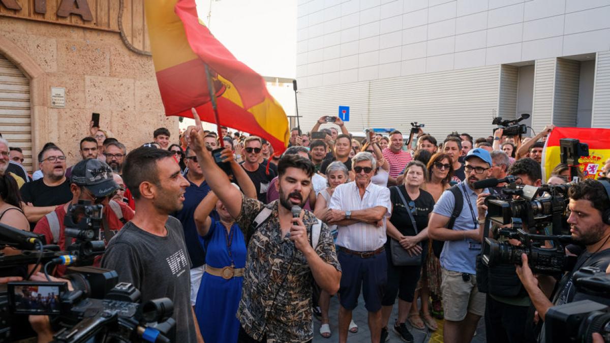 Kat wonders pussy she kept sending playful provocative