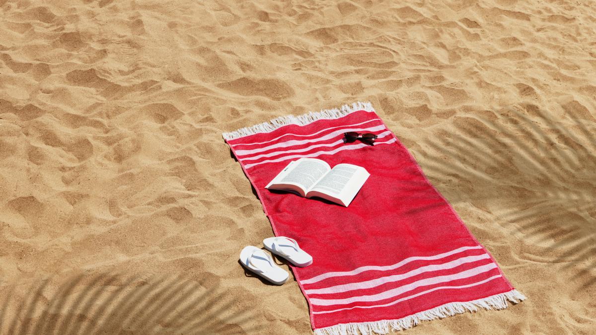 Los expertos revelan cada cuánto deberías lavar las toallas de la playa ...
