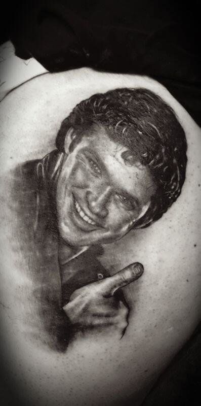 Se tatúa a David Hasselhoff en el culo por una apuesta (FOTOS)