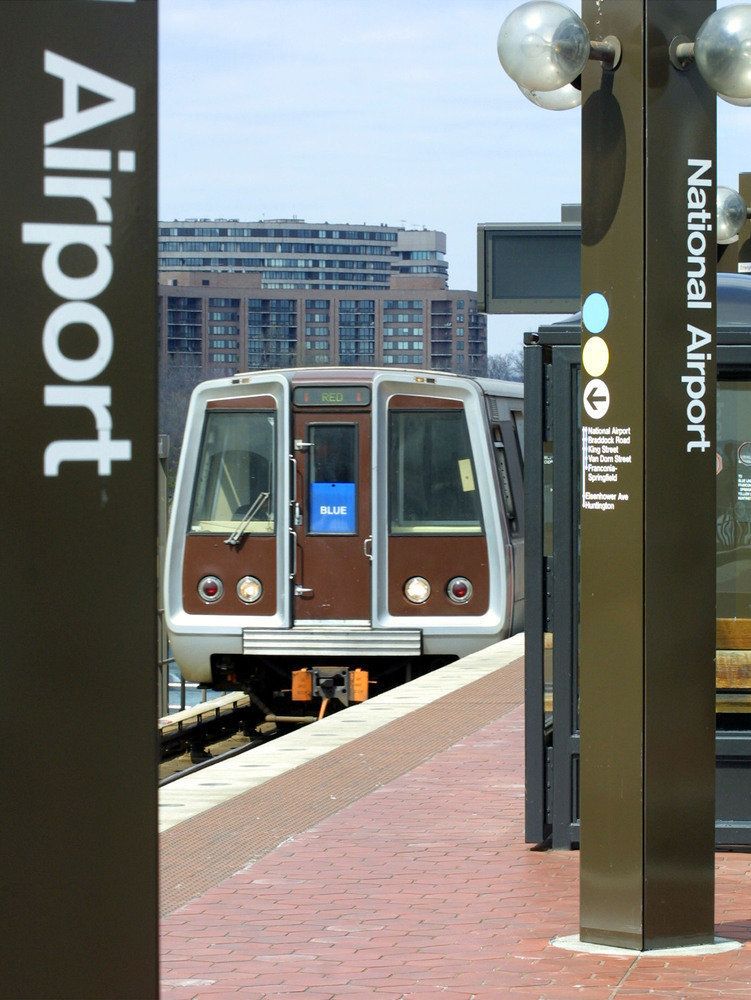 Símbolo del metro en distintos países (FOTOS)