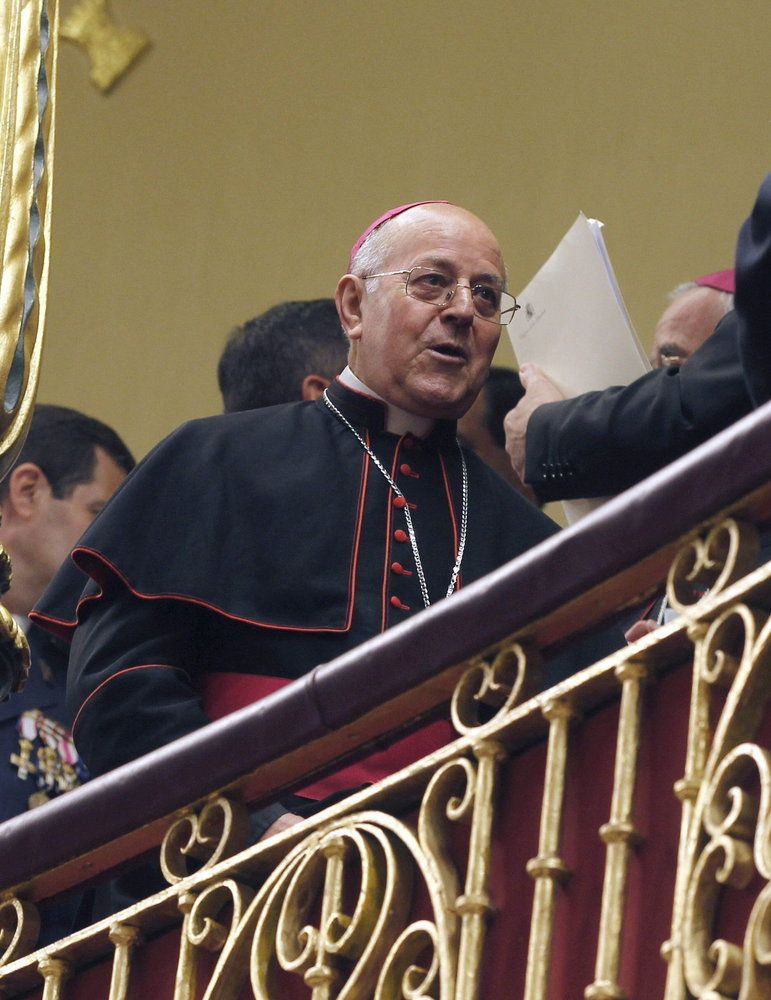 El nuevo-viejo despacho del rey: Una copa del mundo, un barco de papel ...