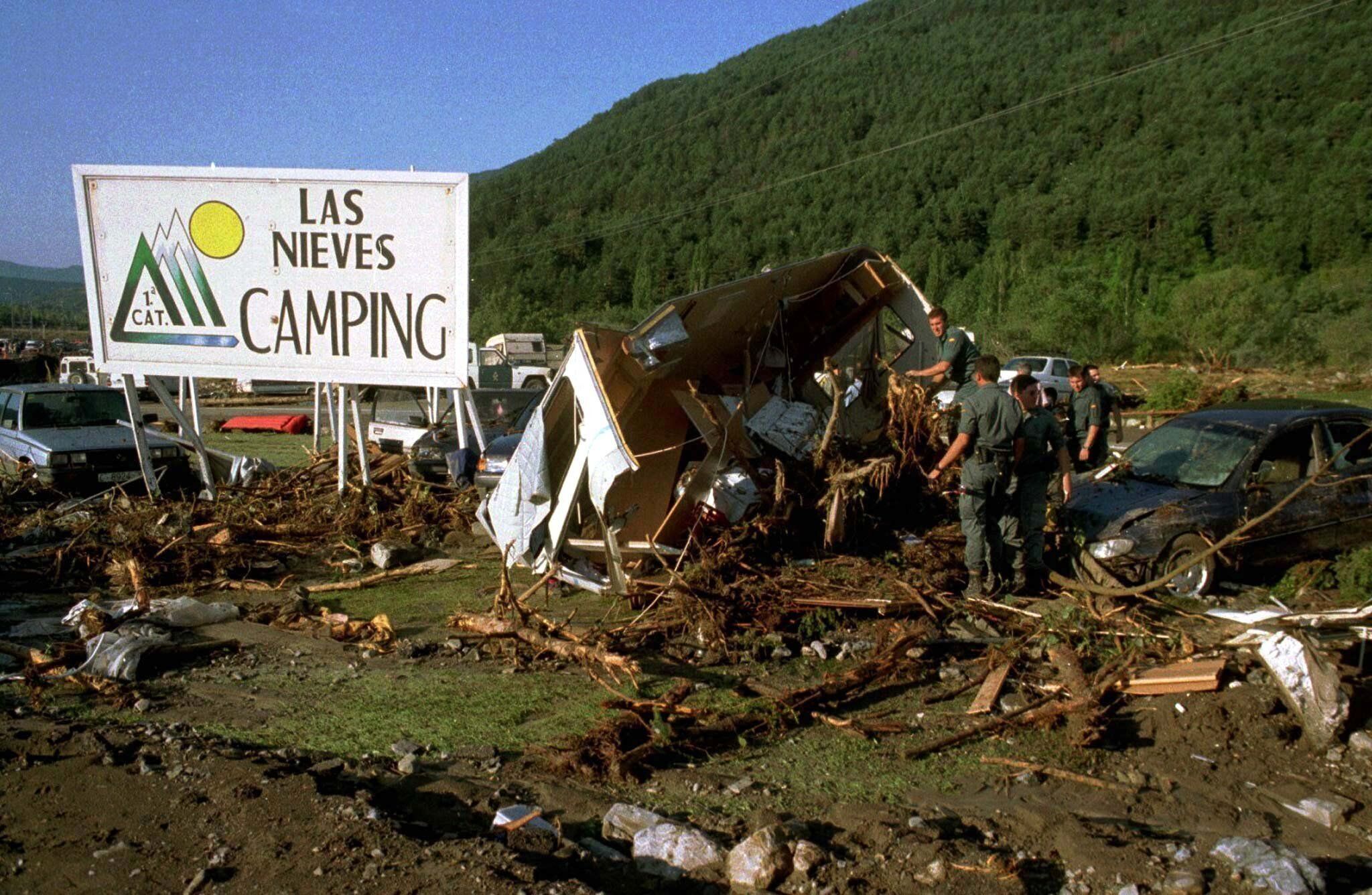 25 años de la tragedia de Biescas y aún hay barro en el alma de las ...