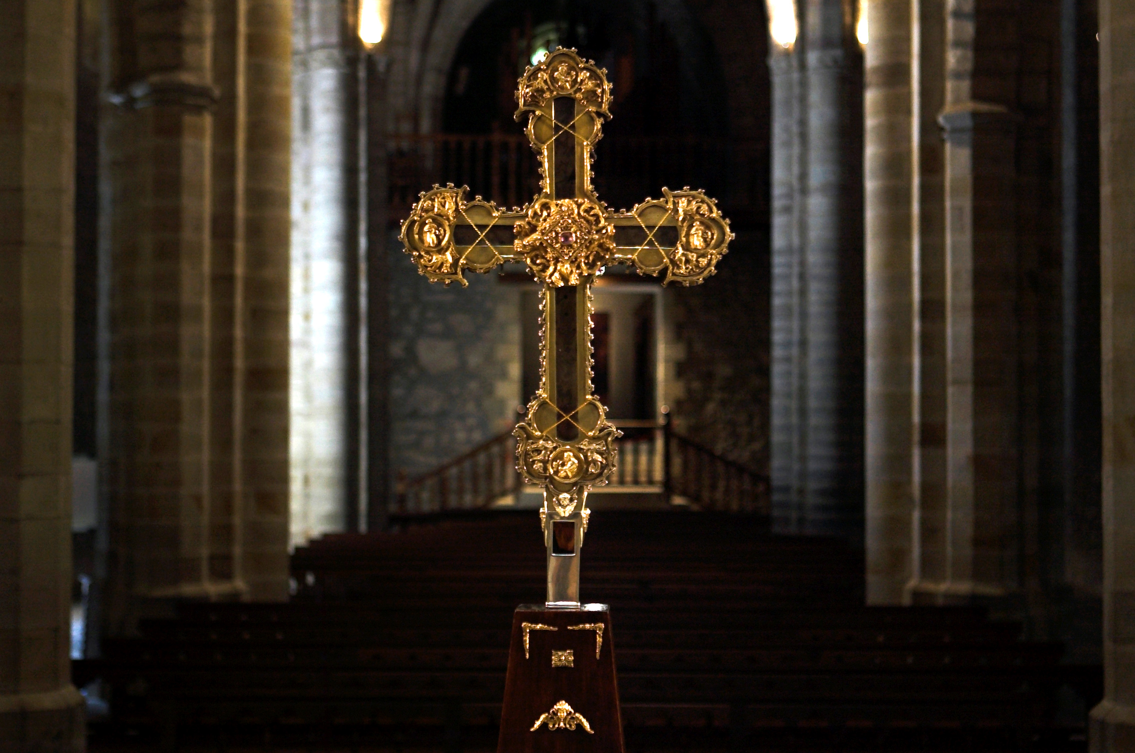 El papa regala a Carlos III fragmentos de la cruz de Cristo para su ...