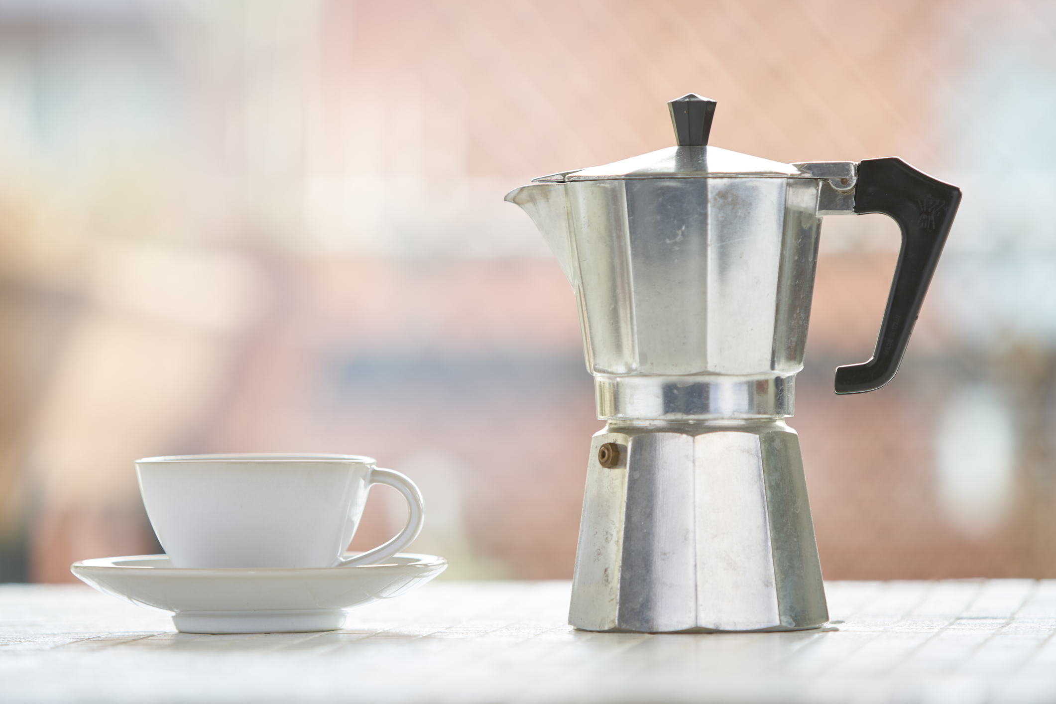 Un experto señala lo que NO deberías hacer al guardar la cafetera ...