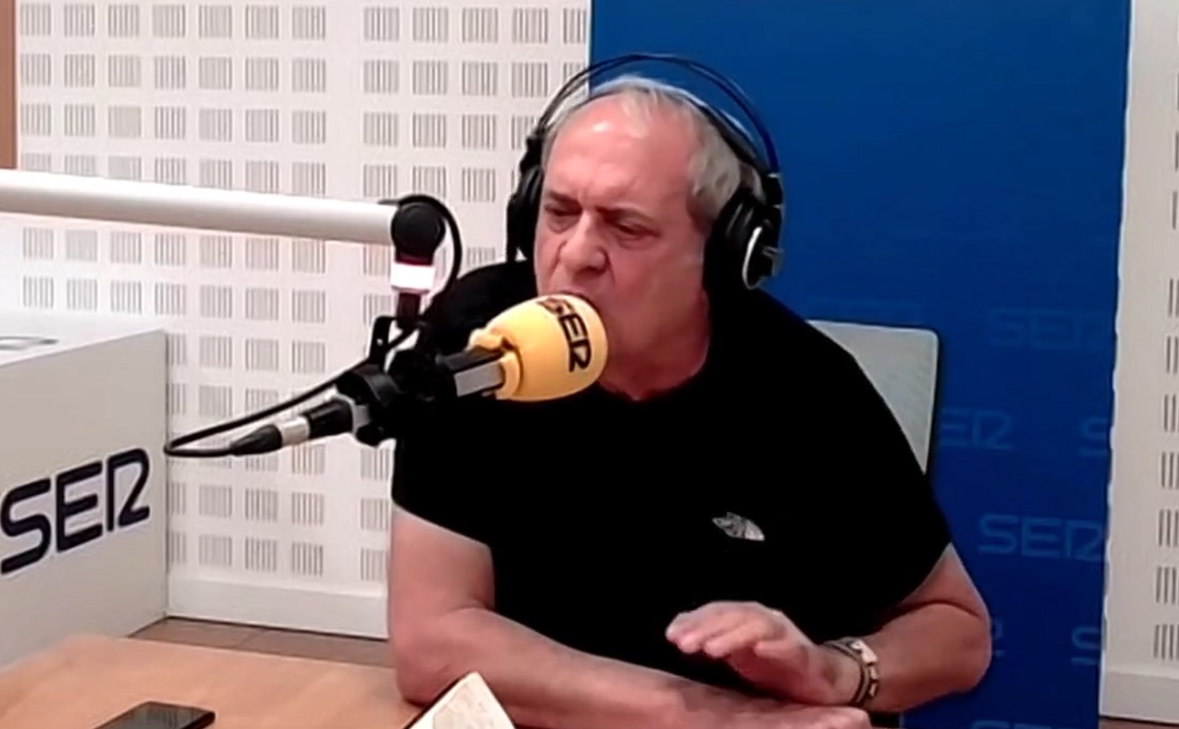 Javier Aroca publica una frase de la mascletá de Madrid y ya: miles de ...