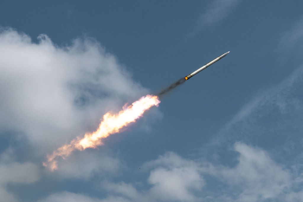 Ucrania afirma que Rusia ha lanzado un misil balístico intercontinental ...