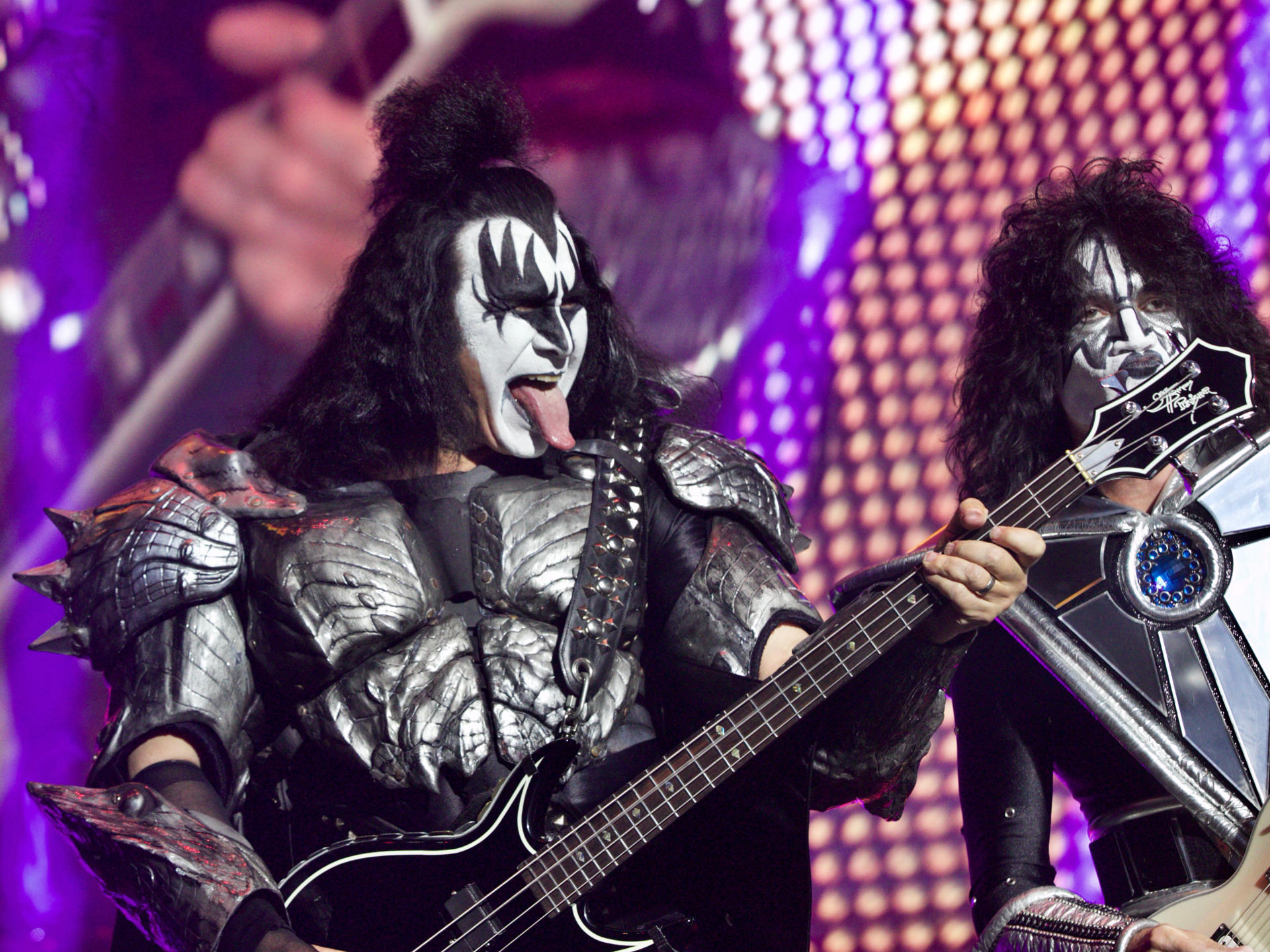 El vídeo de los Kiss en un Alsa en Cartagena que no para de compartirse