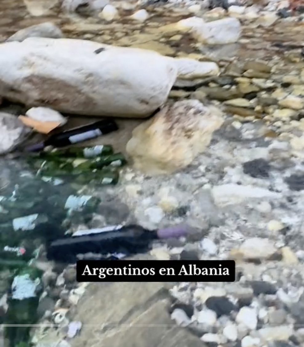 Se encuentran esto en un río y preguntan qué hacer: