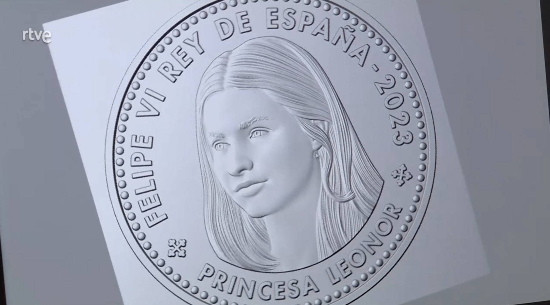Sale a la luz la sesión de fotos para la moneda de la princesa Leonor
