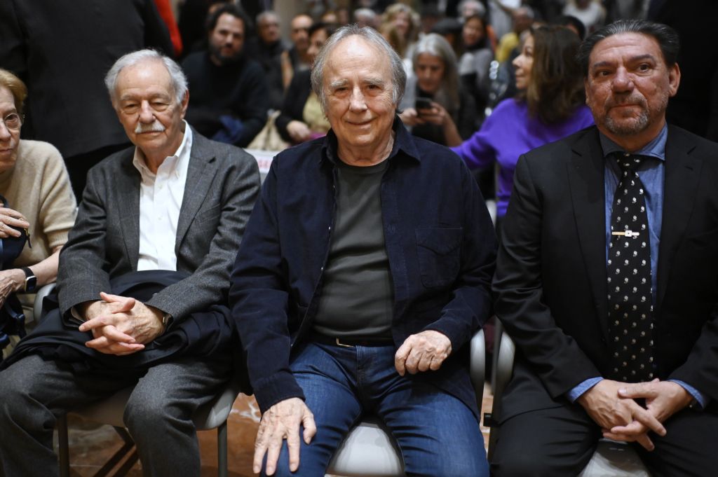 Serrat, Medalla de Honor de la SGAE, 'muy feliz de dedicar la vida a ...