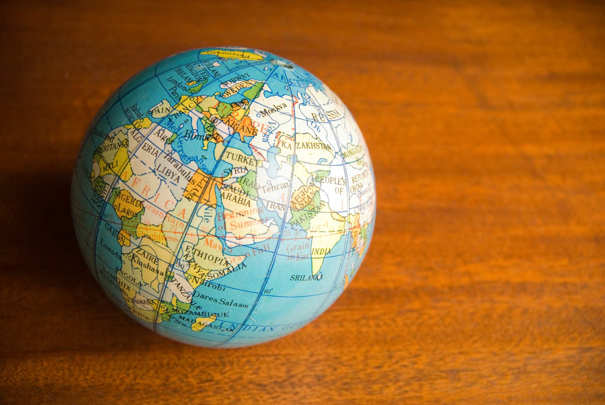 El único país que hace frontera con tres continentes