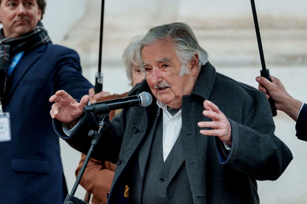 El Expresidente De Uruguay José Mujica Anuncia Que Padece Un Tumor En