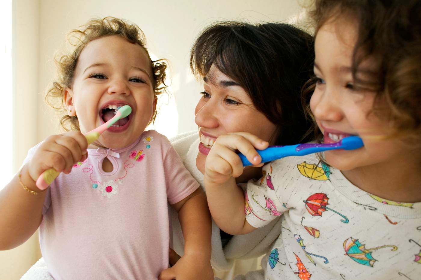 Los niños con estas edades no deben cepillarse solos los dientes