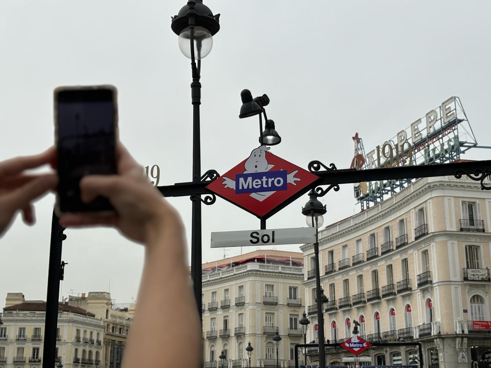 La estación de Sol de Metro de Madrid hace un cambio en el logotipo ...