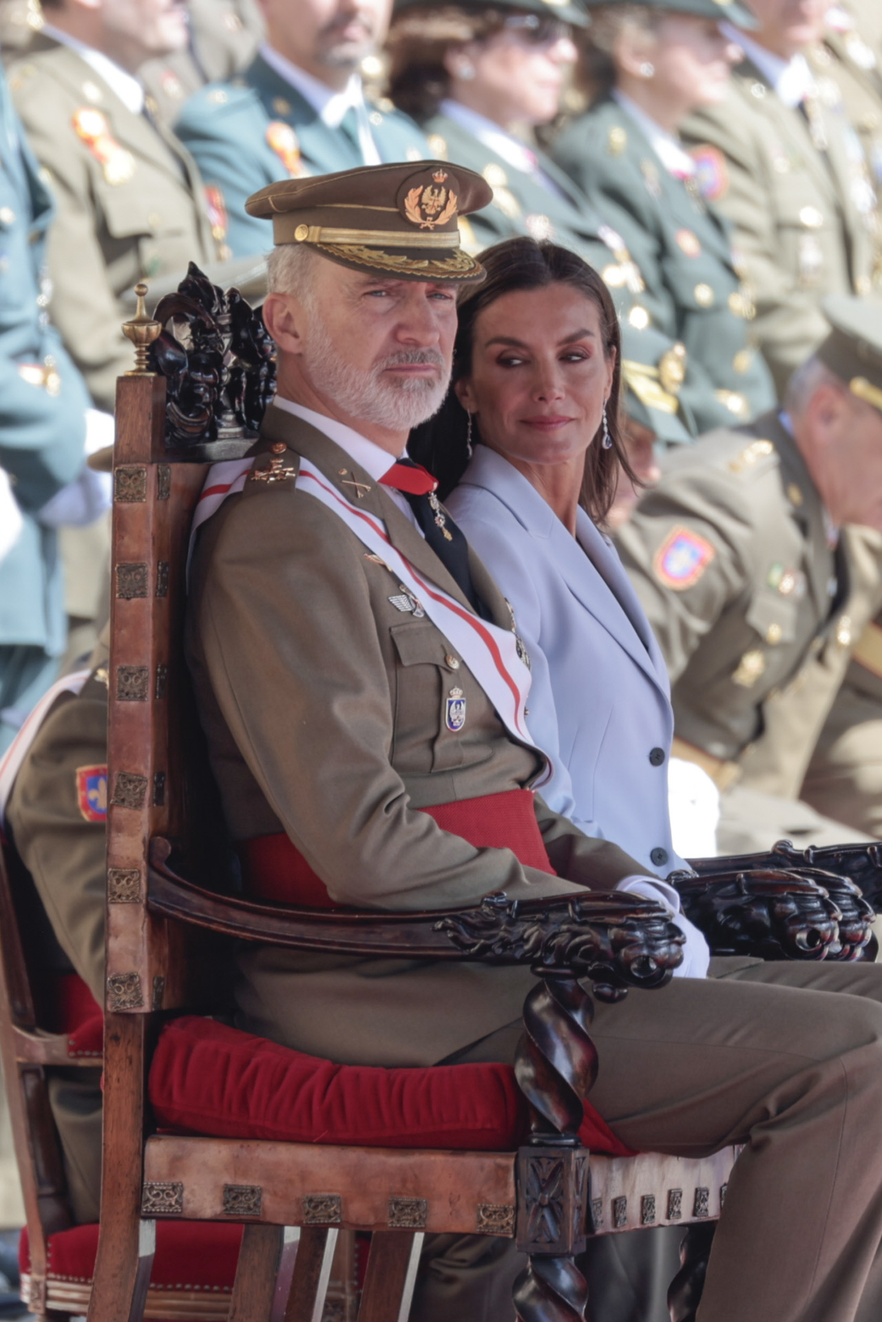 La foto de los reyes Felipe y Letizia con Leonor tras