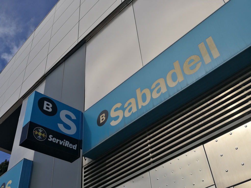 Banco Sabadell replica a la OPA con datos: gana 791 millones hasta ...