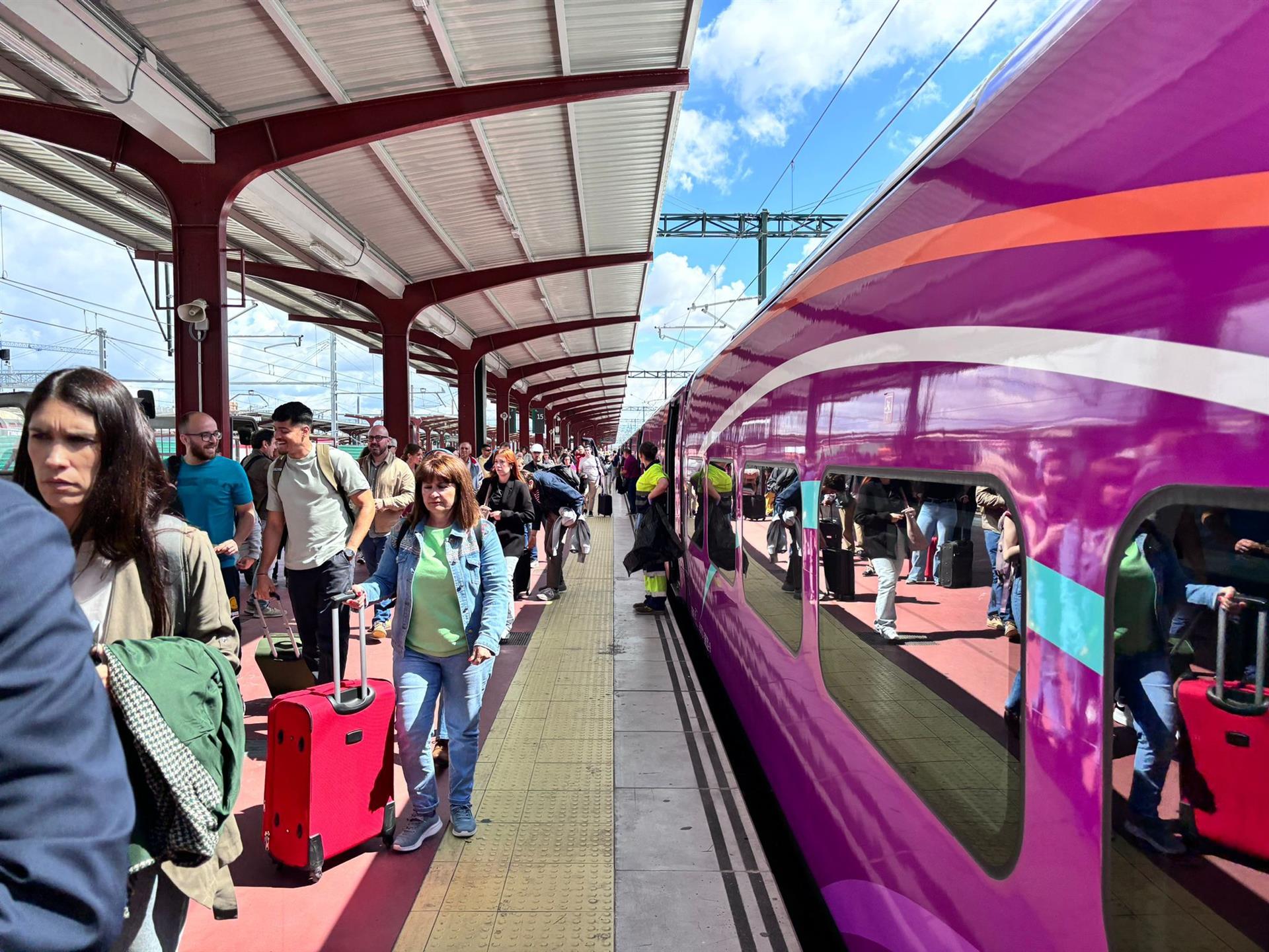 Renfe entra con todo en la guerra de los billetes de alta velocidad por ...